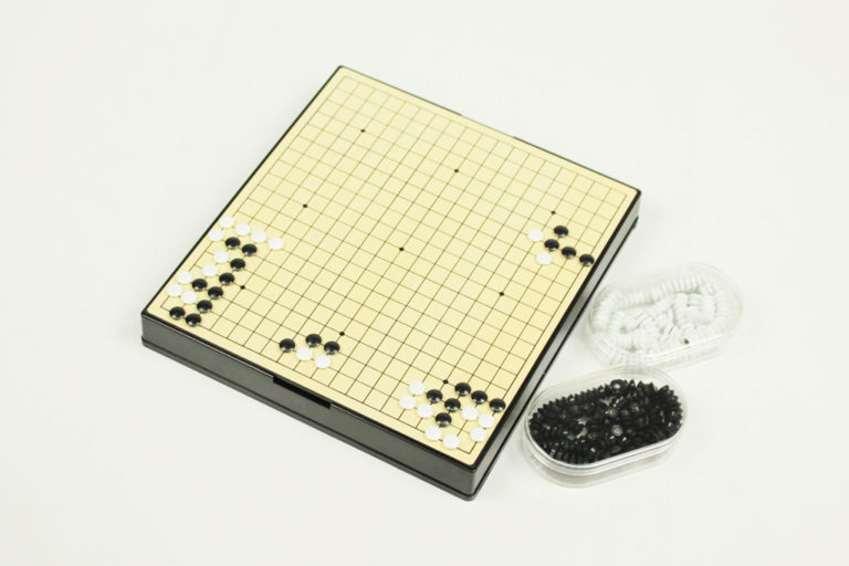 MR-04 Reversible magnetic Go and Shogi set