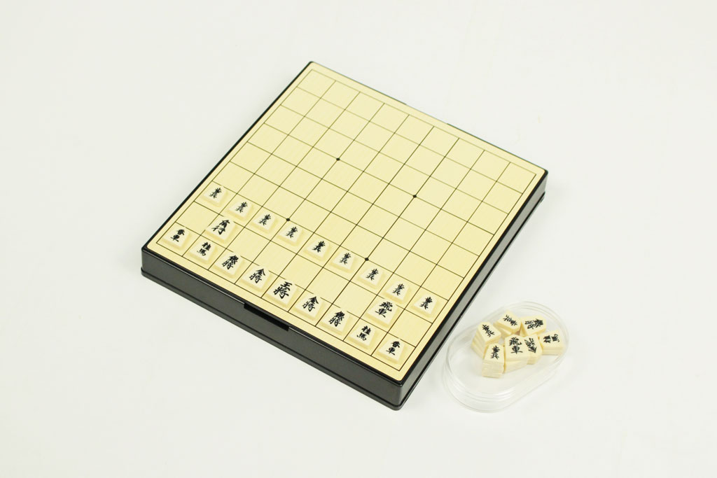 MR-04 Reversible magnetic Go and Shogi set